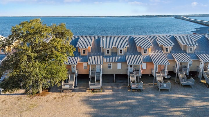 Angler's Rest- Hooked On Relaxation - Alligator Point, FL