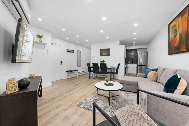 Cozy Condo Between Little Italy And Trinity Bellwo - Toronto