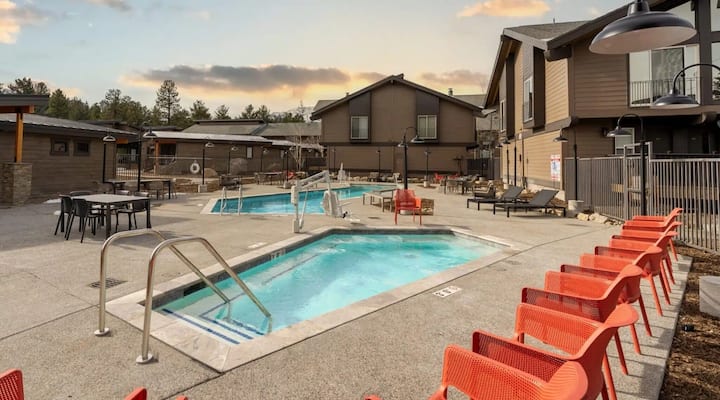 Family Escape W/ Games & Trails Nearby! 2 Units - Mammoth Lakes, CA