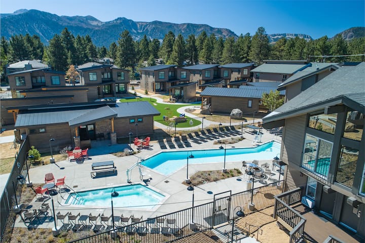 Retreat Near Live Music, & Ski Trails! 3 Units - Mammoth Lakes, CA