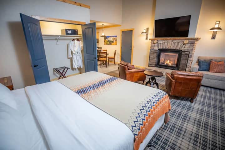 4 Units With Mountain Views Near Scenic Trails - Mammoth Lakes, CA