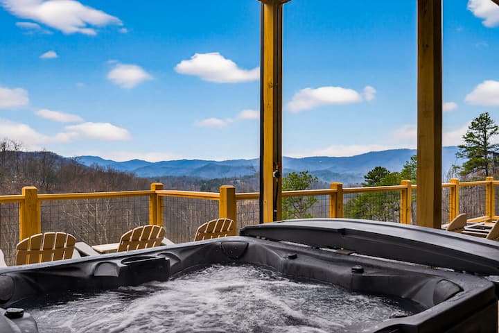 Skywalk: Panoramic Smoky Mountain Views - Townsend, TN