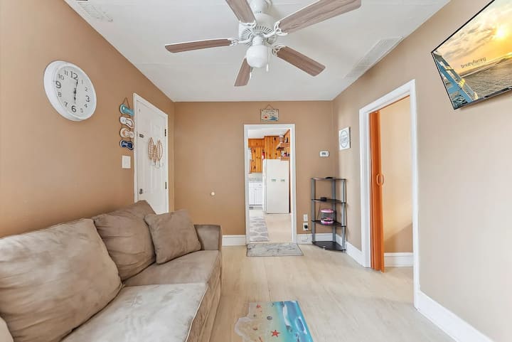 2br North Wildwood Cottage Steps From The Beach - Stone Harbor, NJ