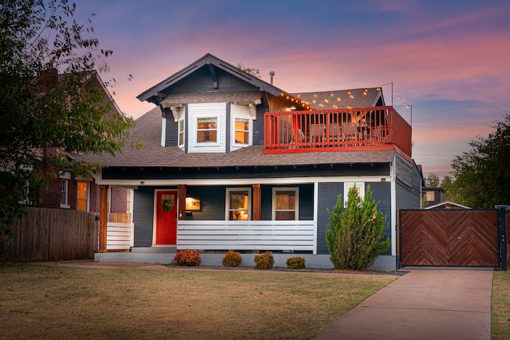 Sleeps 16 - Roof Top - Game Room - Pet Friendly - Oklahoma City