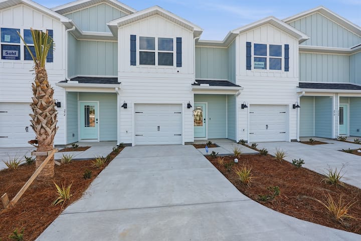 Salty Seahorse | New Coastal Townhome In Pcb - Panama City Beach, FL