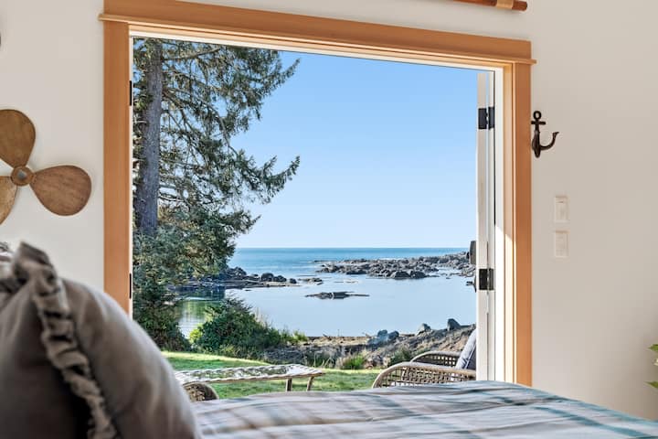 Oceanview Suite By Lighthouse • Bell & Whistle - Canada