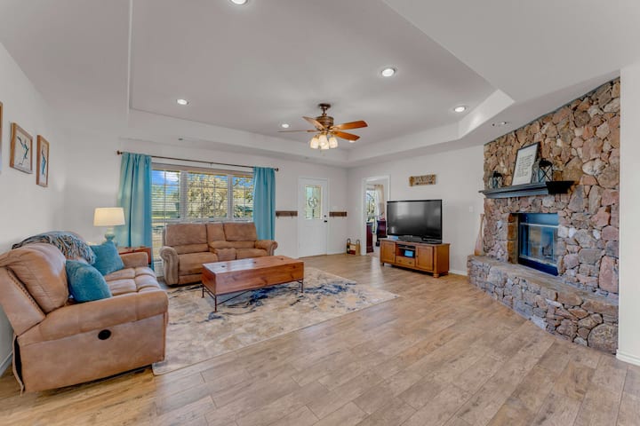 Rustic Retreat - Pool, Fire Pit, & Game Room! - Kingsland, TX