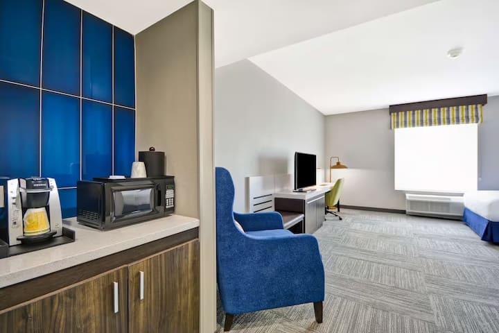 Welcoming Room Near Xtreme Racing & Entertainment - Broken Arrow, OK