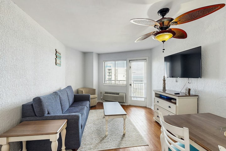 1br Oceanview Condo With Balcony, Pool & Hot Tub - Myrtle Beach, SC