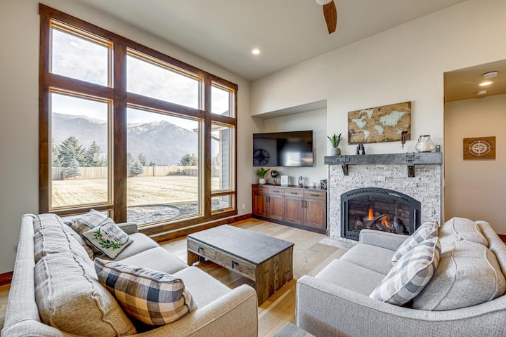 5 Mi To Flathead River: Serene Mountain-view Gem! - Columbia Falls, MT