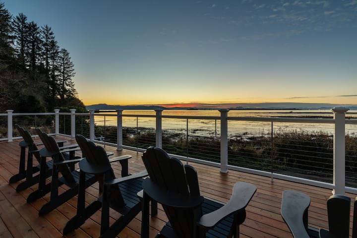 Waterfront House & Cottage In Private Cove W/sauna - Long Beach, WA