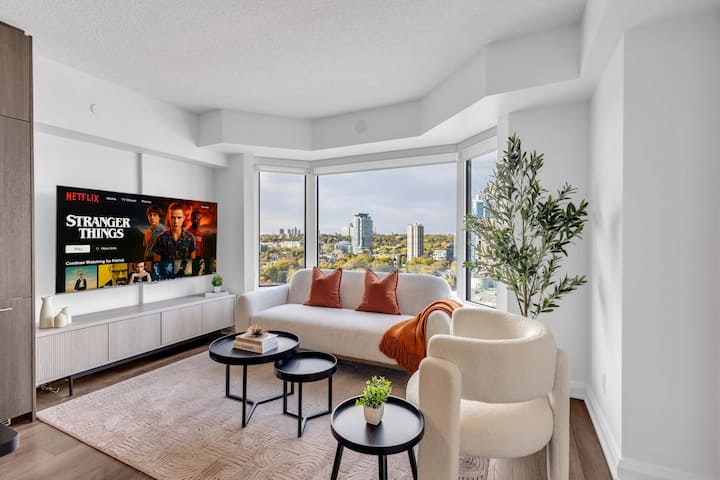 Sky High Views, Gym Access, Near Museums & Shops - Peterborough, ON, Canadà