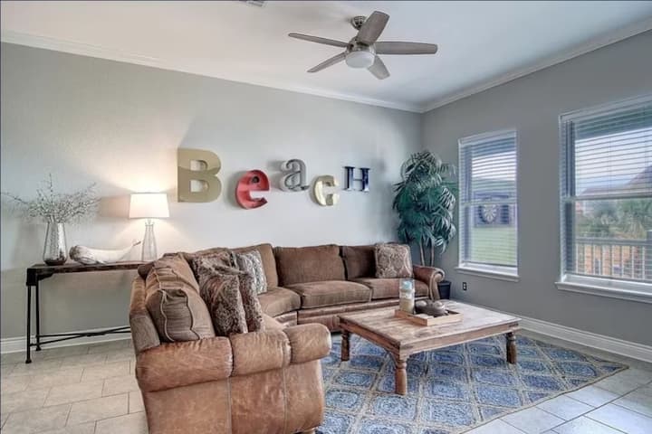 Toast At The Coast | Gated Community | Pool | Pets - Port Aransas, TX