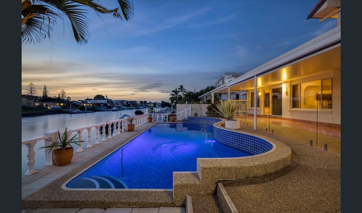 5 Br Waterfront Escape –Ice Bath, Jet Ski Included - Gold Coast