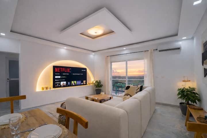 Elegant 2br W/ Pool In Riviera 2 | Wifi Parking - Côte d'Ivoire