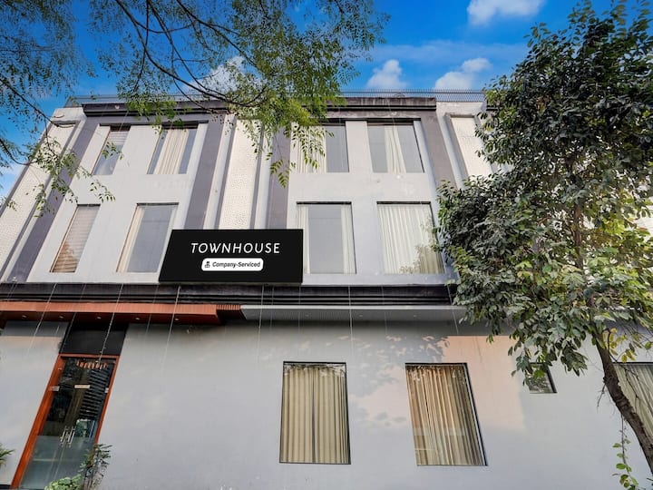 Super Townhouse Croix-rouge Amritsar - Amritsar