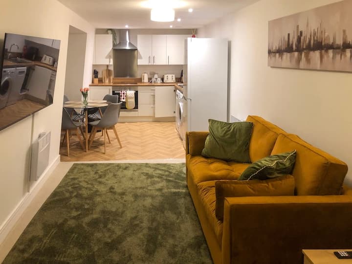 City Centre Penthouse I Parking I Sleeps 4 - Derby
