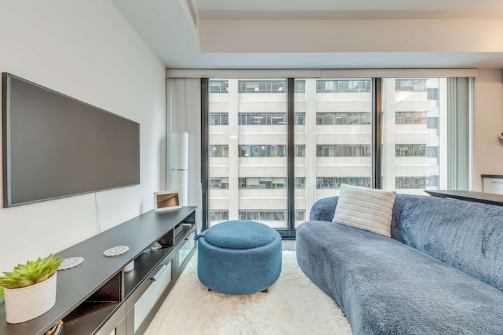 Tba Cumberland And Avenue - Toronto