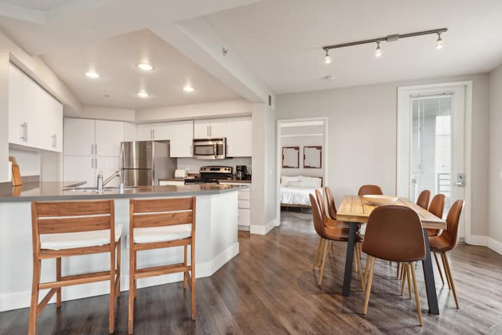 3br Apartment W/pool, Free Parking, Near Lax - Santa Monica, CA