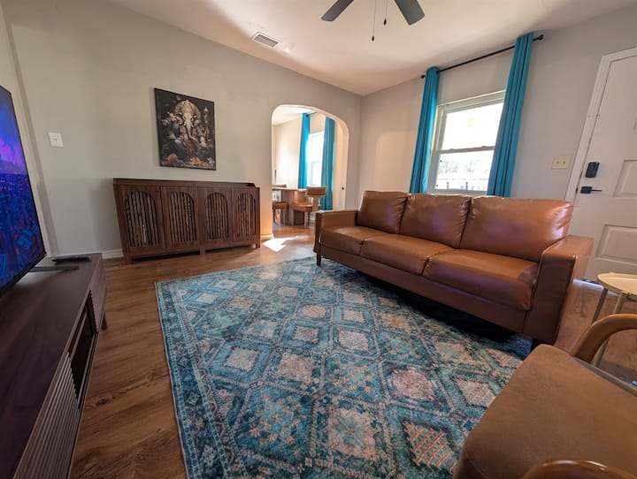 Cute 2br Cottage W/ Kitchen & Laundry - 잭슨빌