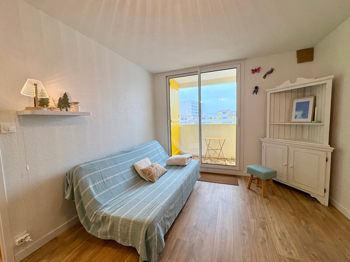 Bright Apt 5 ppl with Balcony & Garage - Flats for Rent in Saint ...