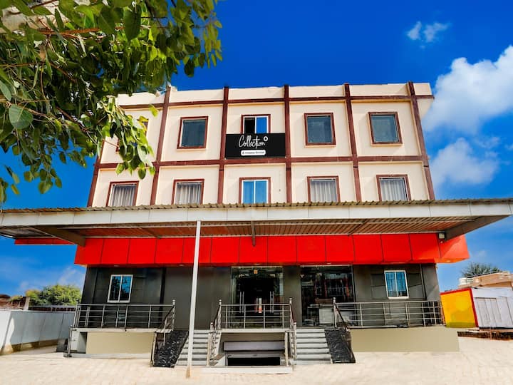 Collection O Salasar Balaji Keshav Mahal - Salasar