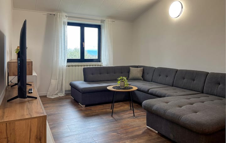 Beautiful Apartment In Krnica With Wifi - Krnica