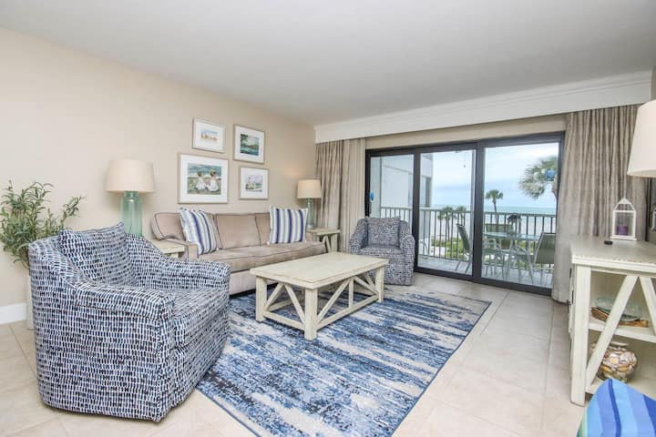 Gulf-front Grandeur: Your Private 2br Beachfront S - Captiva, FL