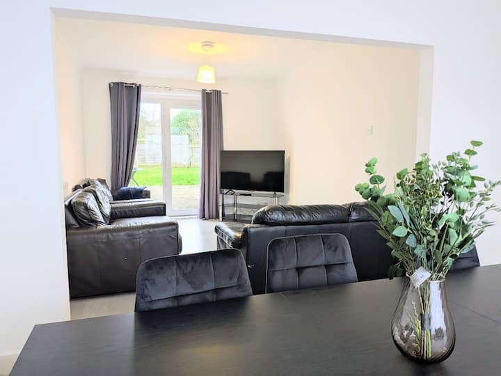 Danebury House Sleeps 13 With Parking York - York