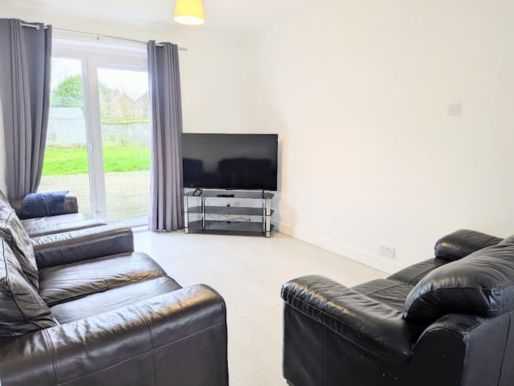 Danebury House Sleeps 13 With Parking York - York