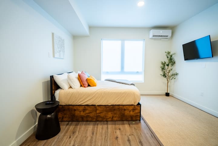 Fresh Modern Columbus Escape By Franklin Park - Columbus, OH