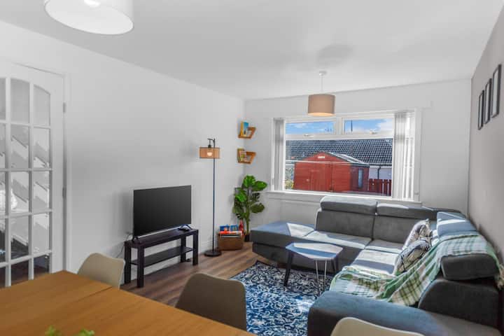 2 Bedrooms | Sleeps 5 | Central | Free Parking - Linlithgow