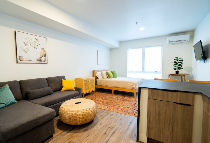 Contemporary Comfort With 
With Rooftop Access - Canal Winchester, OH