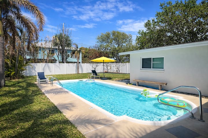 Luxury Retreat | Heated Pool | Near Beach & Port - Cape Canaveral, FL