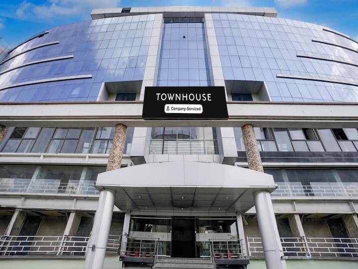 Super Townhouse Oak Bharuch Près De La Gare - Ankleshwar