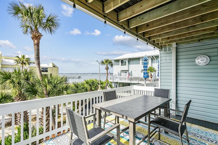 Bayside Bungalow Dog  Friendly On Sound Side - Pensacola Beach, FL