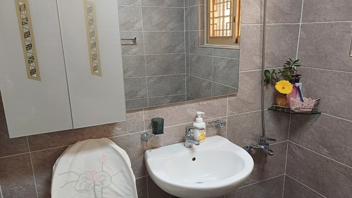 #한옥 #청남대 #박물관 #출렁다리 사랑채 꽃내음1실 - Daejeon