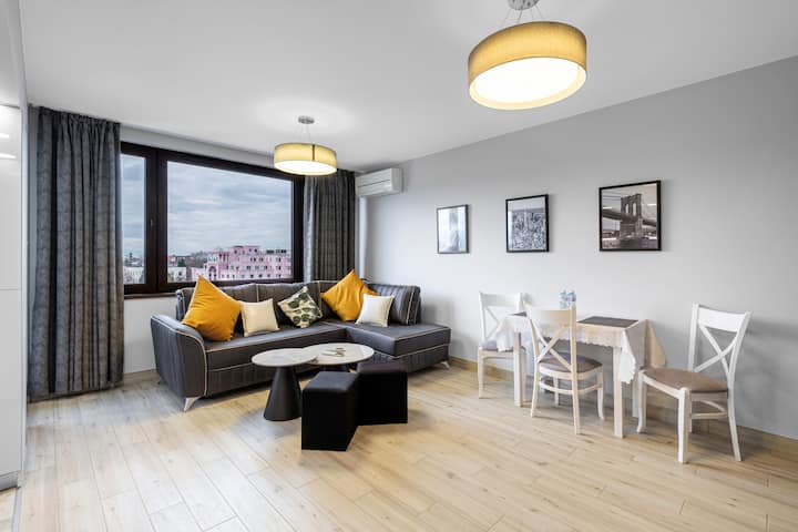 Plovdiv City Center 2br W/ Free Parking & Terrace - Plovdiv