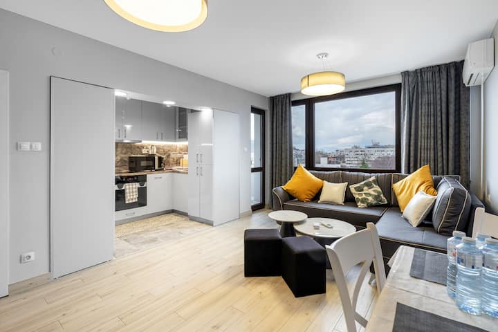 Plovdiv City Center 2br W/ Free Parking & Terrace - Plovdiv