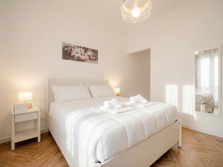 Lari Central Modern Apartment - Bari