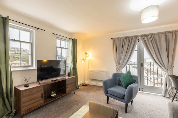 Bright 1 Bed Harbour-side Apartment W Sea Views - Saint Bees