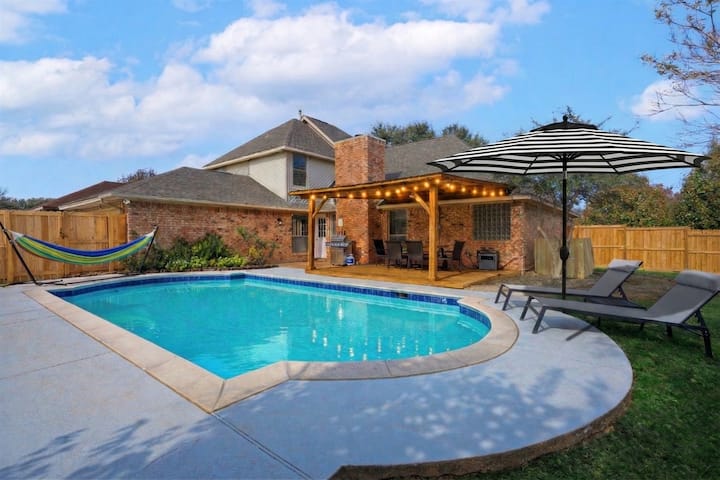 5br Pool Villa | Water Volleyball | Cinema | Games - Lancaster, TX