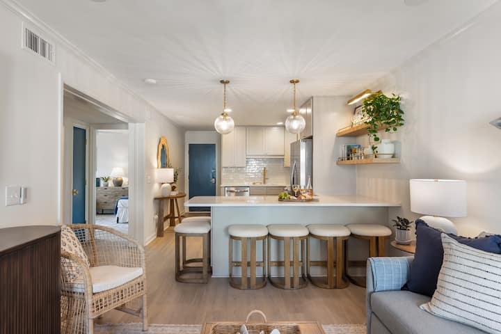 Awesome 2 Br Condo W Pool | Steps To Beach - Isle of Palms, SC