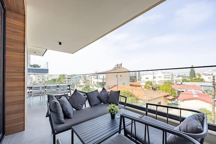 102 Sfiggos - Vue Sur La Ville Et Accès à La Pisci - Limassol