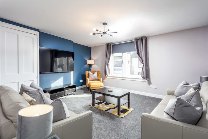 No8 Peebles Retreat - Donnini Apartments - Ayr, UK