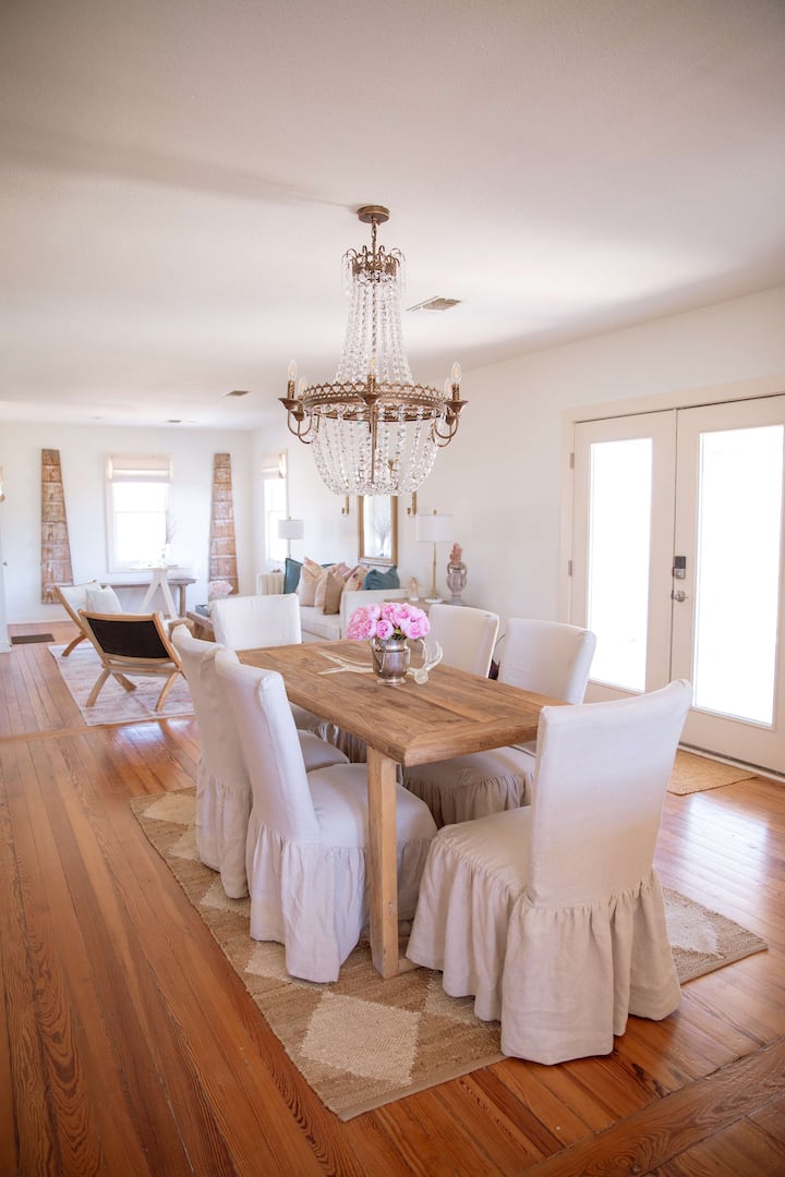 New | Round Top Girls' Getaway | 2 Br W/ Fire Pit - Round Top, TX