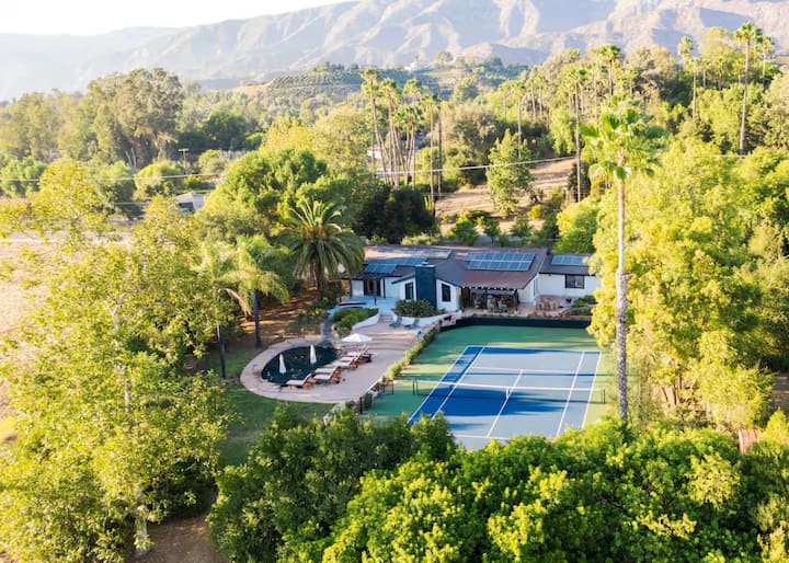 Luxury Ojai Escape: Pool, Jacuzzi & Tennis Court - Ojai, CA