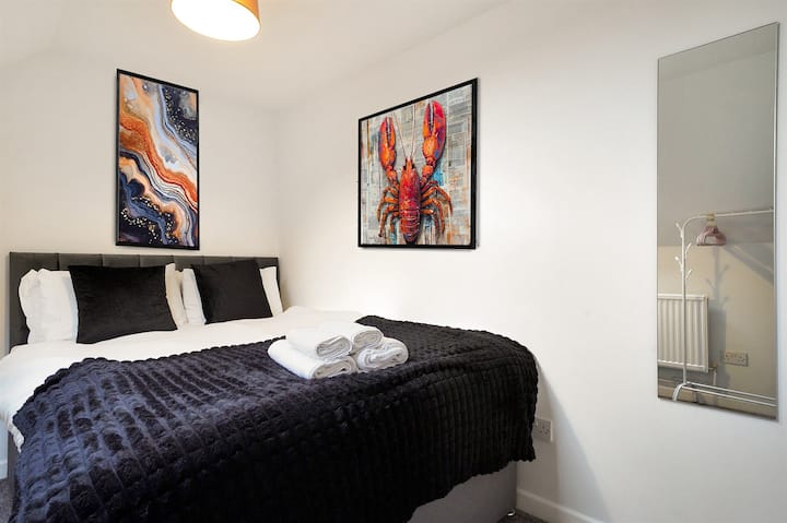 Work Stay | 3bed 5beds | King Bed | Parking Onsite - Reading