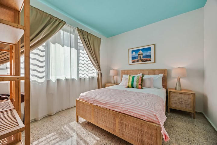 Luxury Condado | Walk To The Beach | Shared Pool - San Juan