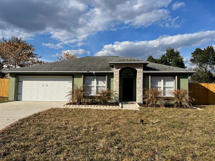 Stylish Lake Wales Home Near Lake - Lake Wales, FL